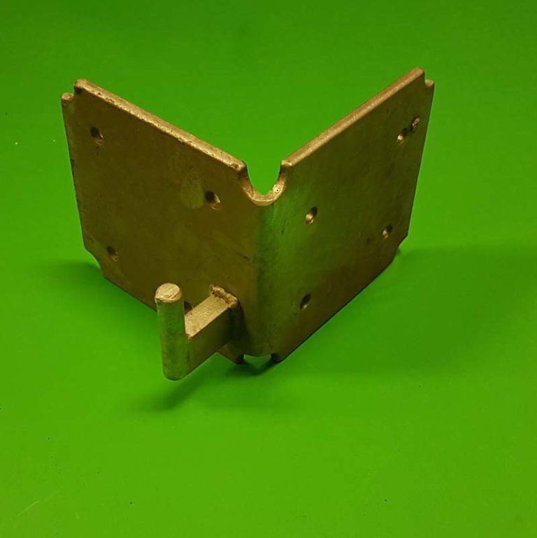 Extra Heavy Duty Galvanised Corner Gate Hinge Plate R-HAND – Gates and ...